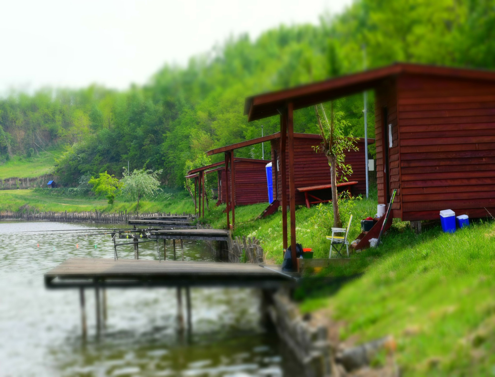 Baltă și Pescuit - Complexul Turistic Lacul Peri